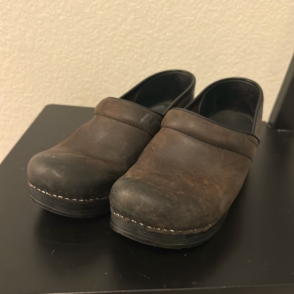 Dansko | Shoes | Dark Brown Danskos | Poshmark